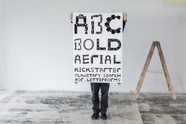 Aerial Bold Project : une typographie vue de Google Maps